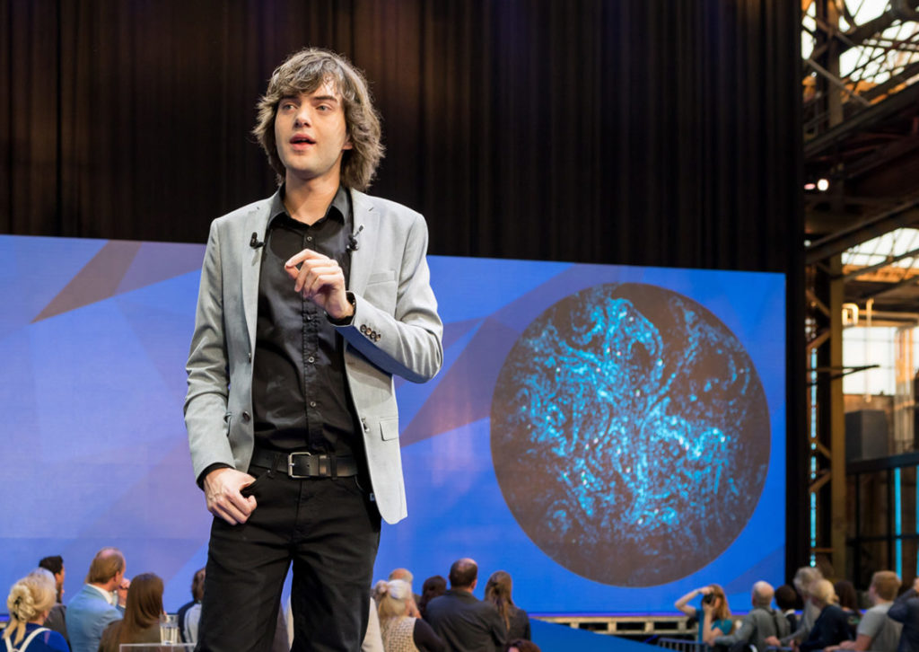 24-year-old Boyan Slat at the front line to clean up the Great Pacific ...