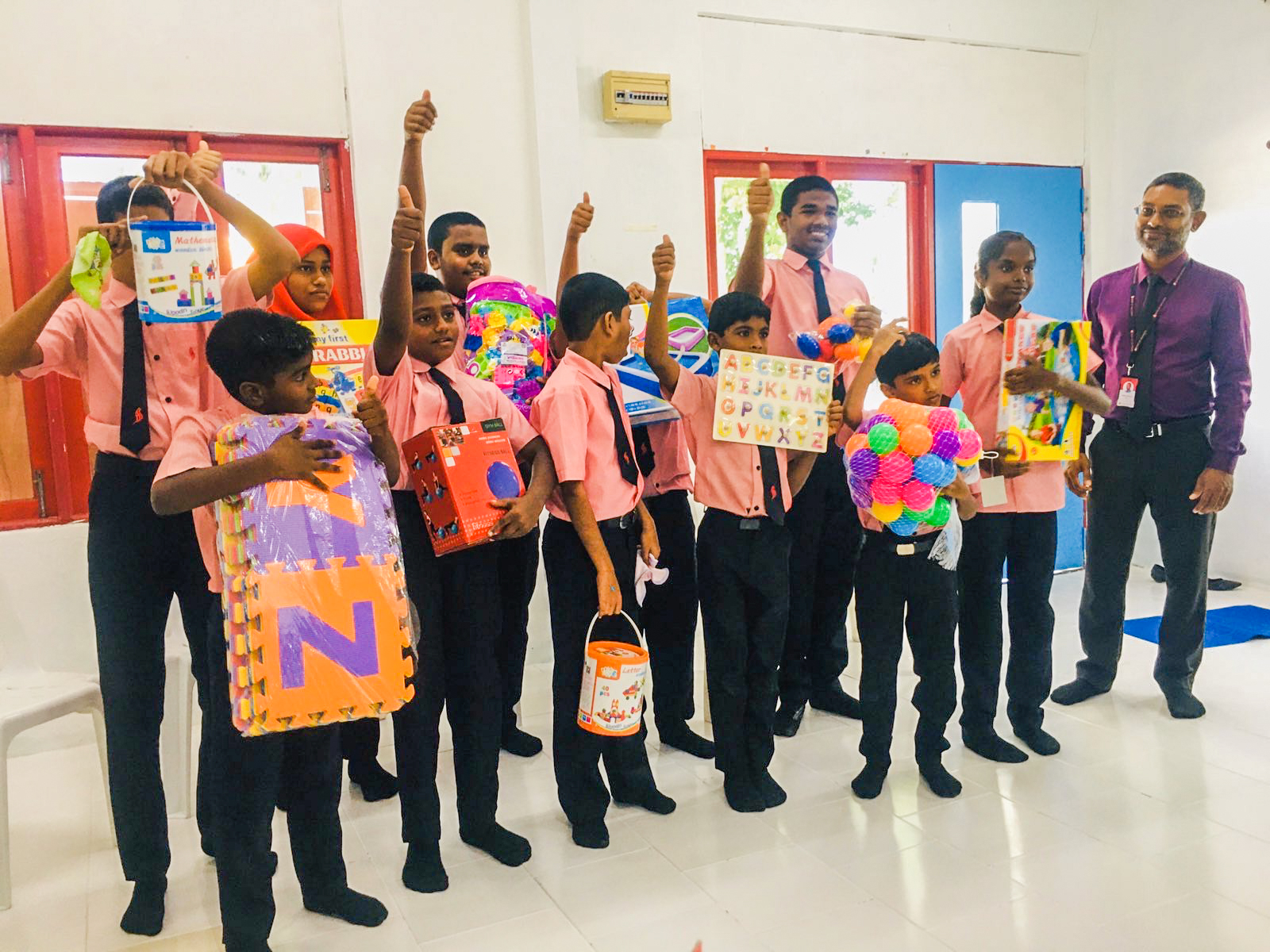 Bank of Maldives Donates Educational Tools to 10 Islands to Aid SEN ...